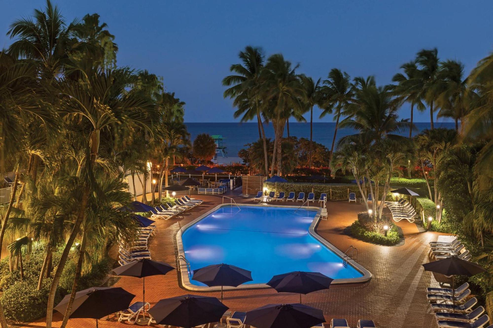 RADISSON RESORT MIAMI BEACH